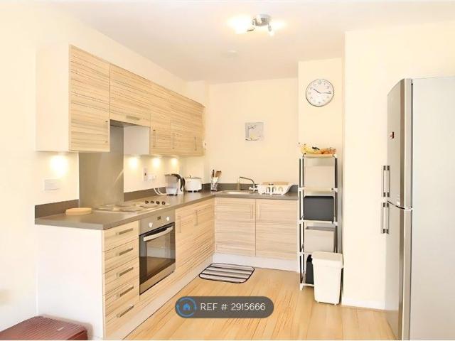 Field House, Morden SM4, 2 bed flat to rent, £1,980 pcm | PrimeLocation