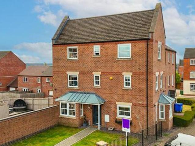 Field Leys Way, Birstall, 4 Bedroom Semi detached