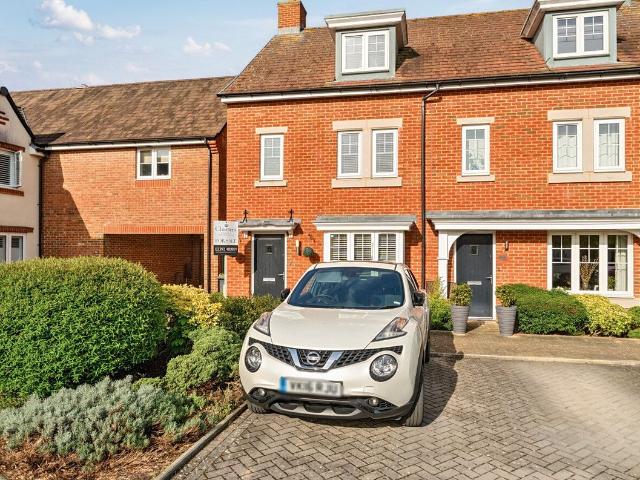 Field Place, Havant PO9, 3 bed detached house to rent, £1,850 pcm | PrimeLocation