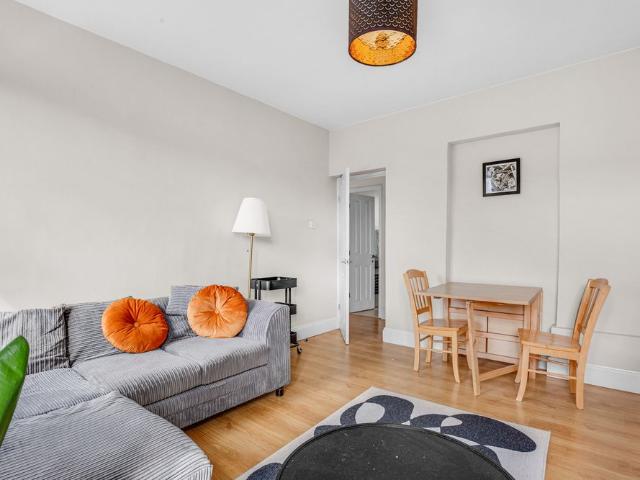Field Road, Baron’s Court W6
