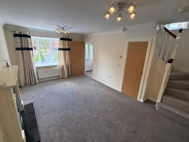 Fieldfare Close