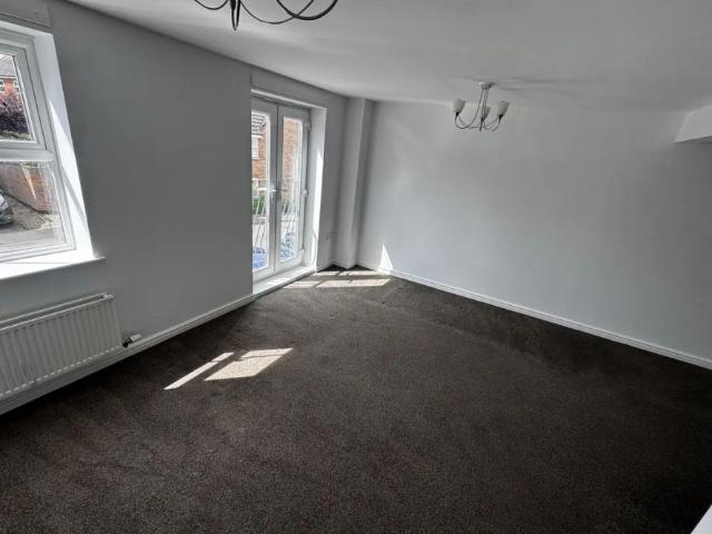 Fieldfare Close, Corby