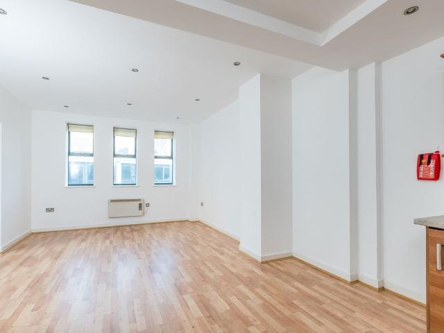 Fieldgate Street, Liverpool Street E1, 3 bed flat to rent, £3,150 pcm | PrimeLocation