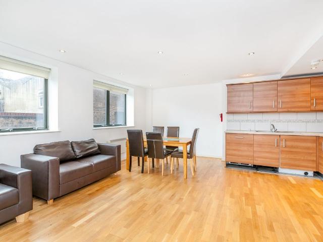 Fieldgate Street, Liverpool Street E1, 3 bed flat to rent, £3,300 pcm | PrimeLocation