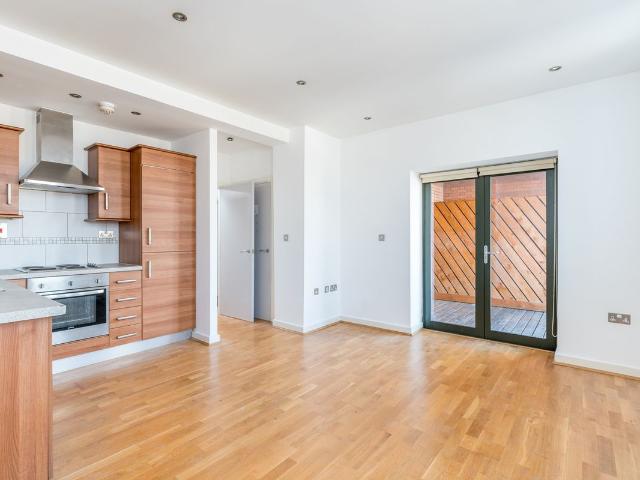 Fieldgate Street, Liverpool Street E1, 2 bed flat to rent, £2,450 pcm | PrimeLocation