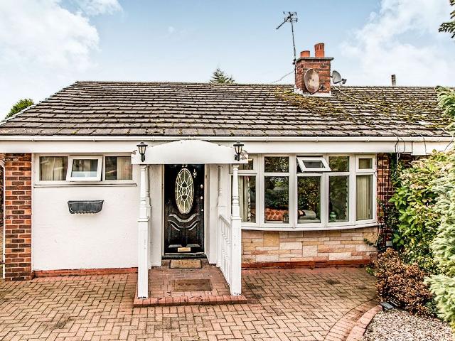 Fieldhead Avenue, Astley, Tyldesley, Manchester M29, 3 bed bungalow to rent, £1,000 pcm | PrimeLocation