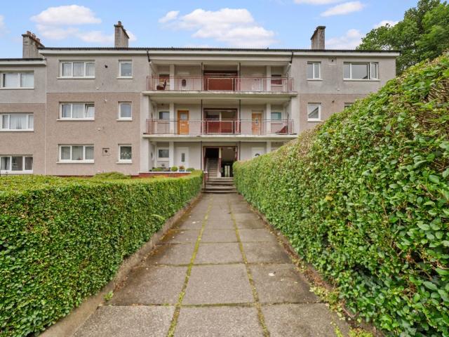 Fieldhead Drive, Glasgow, Glasgow City G43, 3 bed flat to rent, £1,050 pcm | PrimeLocation