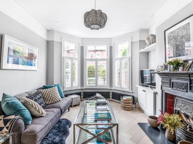Fieldhouse Road, Balham, London, SW12