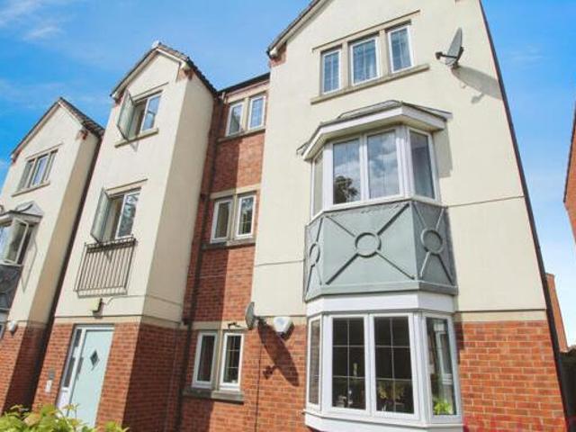 Fielding Way, Morley, 2 Bedroom Flat