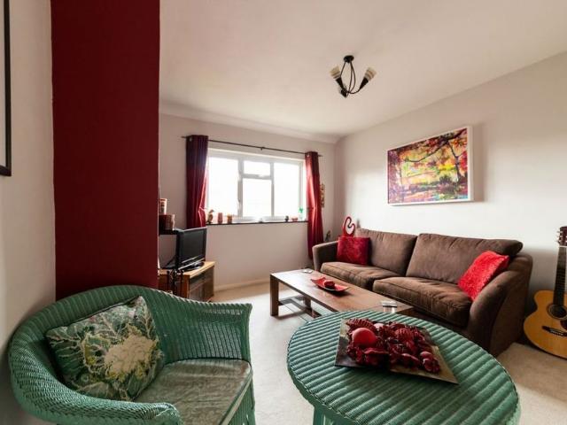 Fielding Avenue, TW2, London