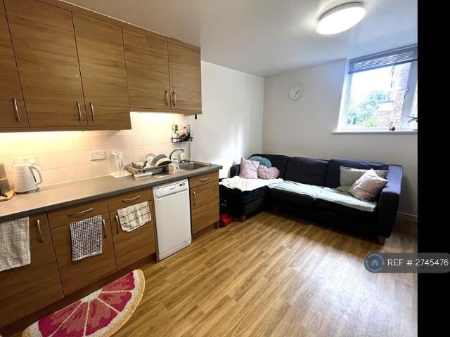 Fieldings Lodge, Winchester, SO22 4 bed flat to rent £2,028 pcm £468 pw