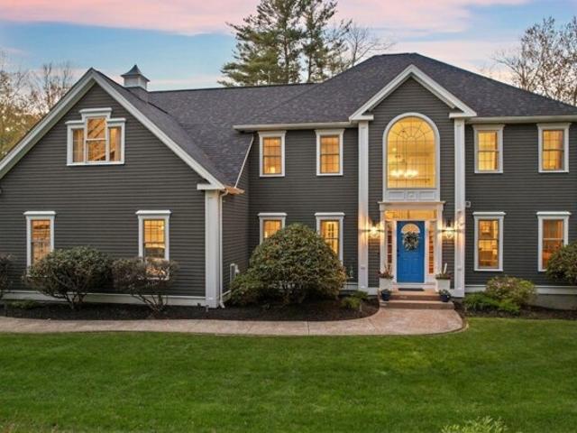 Fieldstone Ct, Grafton, Home For Sale