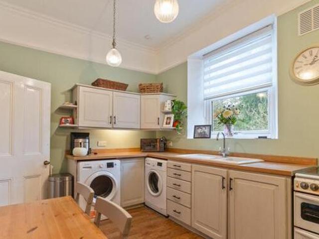 Fields Road, Newport, 4 Bedroom Flat
