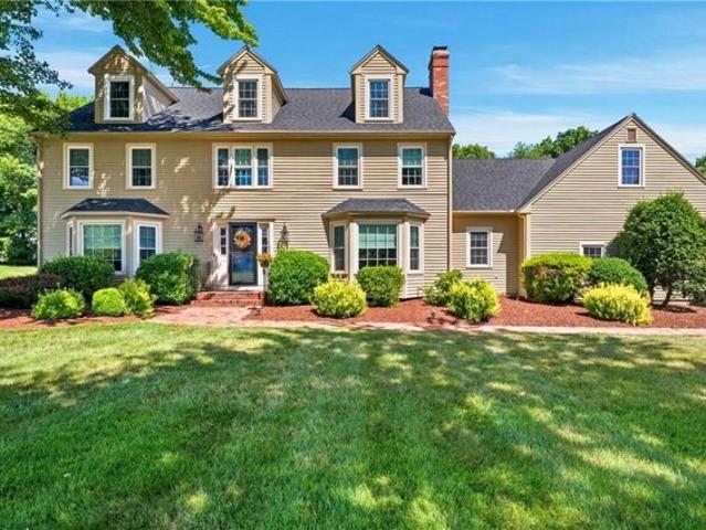 Fieldside Dr, Cumberland, Home For Sale