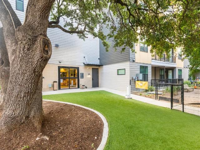 Fifteen15 South Lamar Apartments 1 Bedroom Apartment for Rent at 1515 S Lamar Blvd, Austin, TX 78704 Zilker
