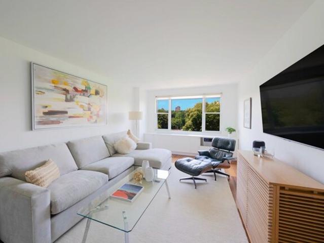 Fifth Ave Unit R, New York, Property For Sale