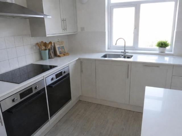 Fifth Avenue, Bristol, BS7 6 bed end of terrace house to rent £4,350 pcm £1,004 pw