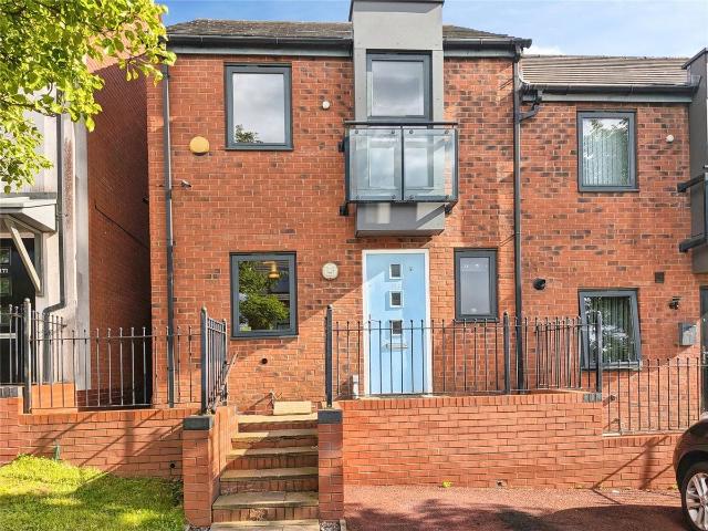 Fifth Avenue, Wolverhampton, West Midlands WV10, 2 bed end terrace house to rent, £1,100 pcm | PrimeLocation
