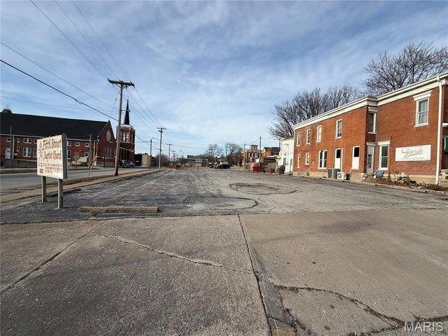 Fifth St, Hannibal, MO 63401