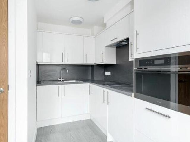 Fifty Nine West, Flat B, West Street, Studio Flat For