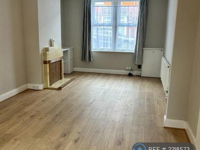 Fife St, Northampton, NN5 3 bed terraced house to rent £1,295 pcm £299 pw