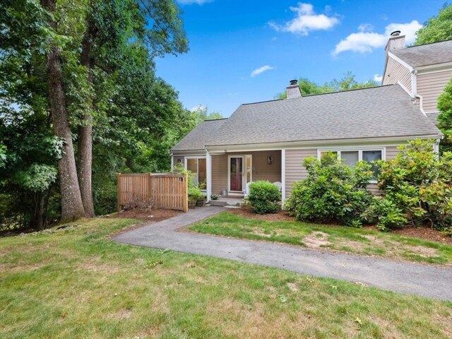 Fifer Ln Unit,lexington, Condo For Sale