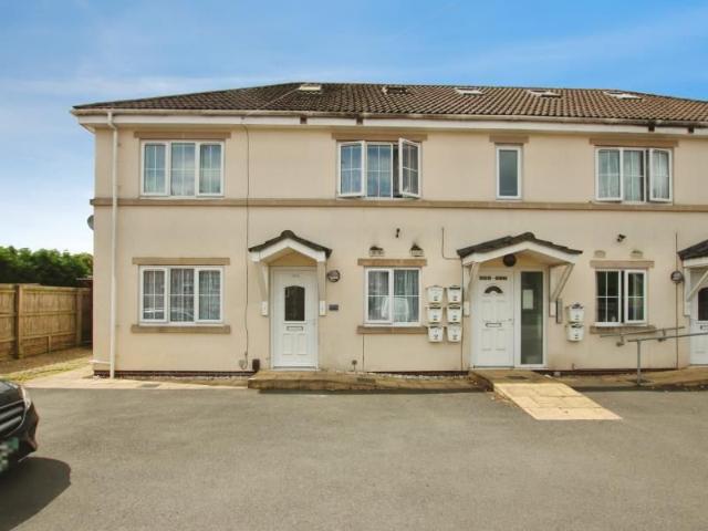 Filton Avenue, Filton, Bristol BS34, 2 bed flat to rent, £1,350 pcm | PrimeLocation