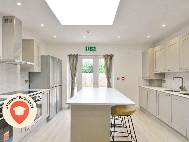 Filton Avenue, Horfield, Bristol. 6 bed semi detached house to rent £4,350 pcm £1,004 pw