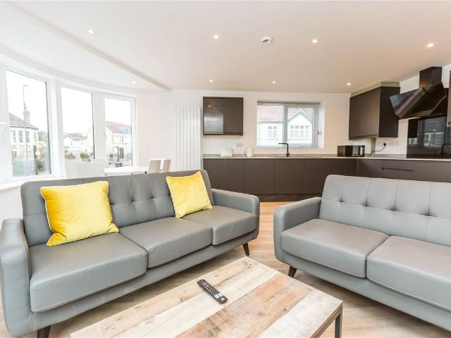 Filton Avenue, Horfield, Bristol BS7, 5 bed flat to rent, £3,250 pcm | PrimeLocation