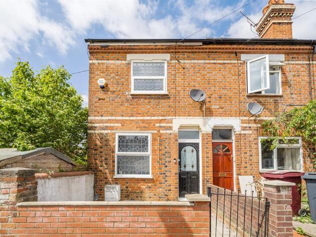 Filey Road, Reading, RG1 3 bed end of terrace house to rent £1,950 pcm £450 pw