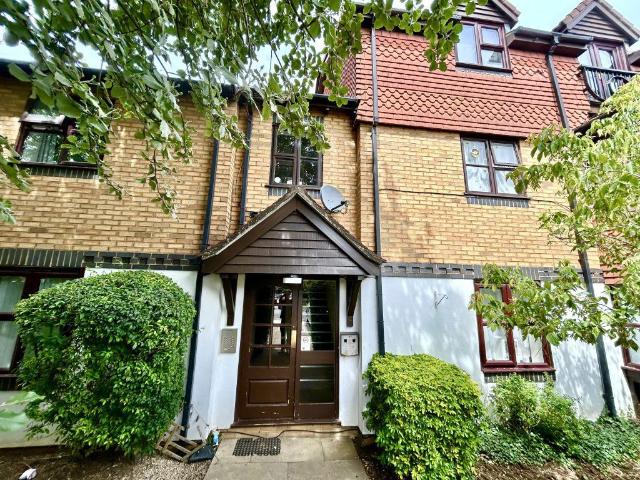 Filey Spur, Cippenham, Slough SL1, 1 bed flat to rent, £1,100 pcm | PrimeLocation