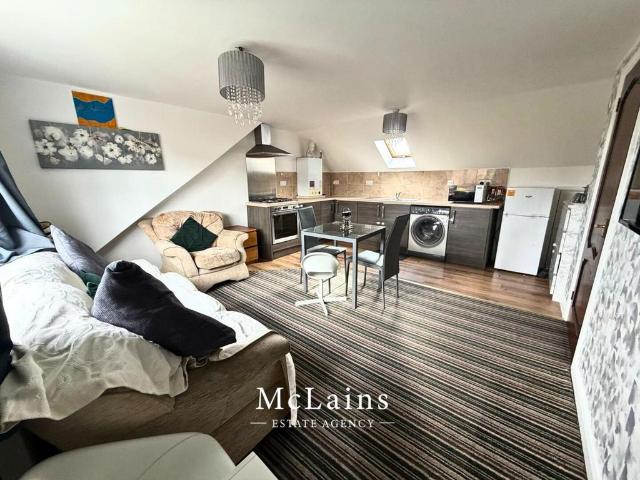 Filmer Road, Luton 2 bed flat to rent £1,270 pcm £293 pw