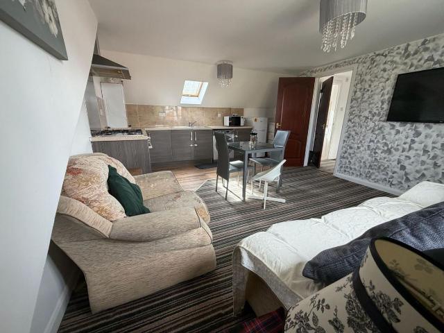 Filmer Road, Luton LU4, 2 bed flat to rent, £1,250 pcm | PrimeLocation