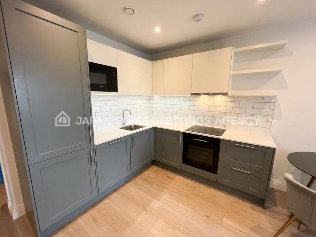 Filmworks Walk, Ealing 1 bed flat to rent £2,400 pcm £554 pw