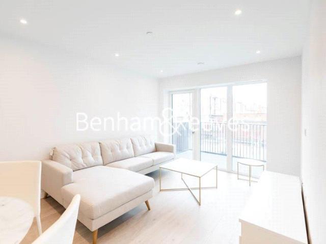 Filmworks Walk, London, W5 1 bed apartment to rent £2,450 pcm £565 pw