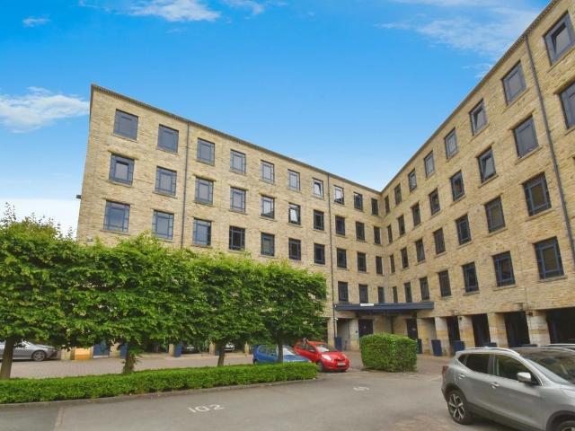 Firth Street, Huddersfield HD1, 2 bed flat to rent, £1,150 pcm | PrimeLocation