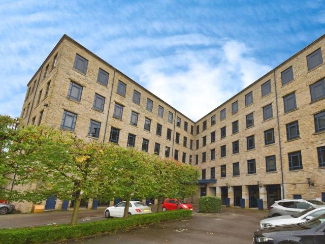 Firth Street, Huddersfield HD1, 2 bed flat to rent, £1,200 pcm | PrimeLocation