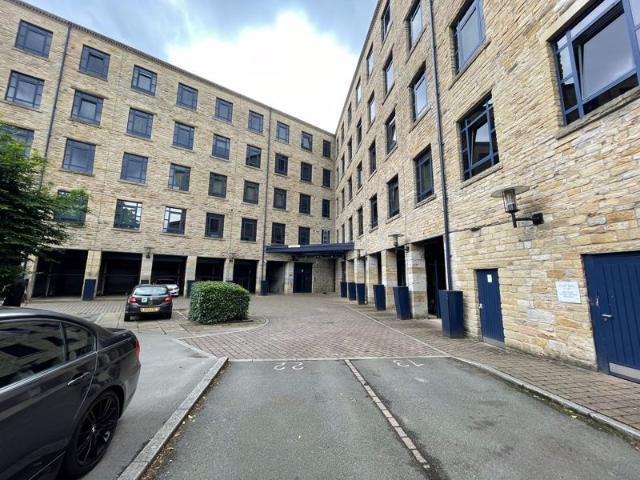 Firth Street, Huddersfield HD1, 2 bed flat to rent, £950 pcm | PrimeLocation