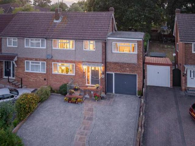 Firwood Close, Woking, 5 Bedroom Semi detached