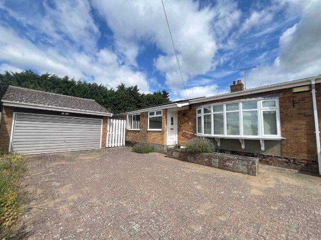Fir Close, Barnby, Beccles NR34, 4 bed bungalow to rent, £1,500 pcm | PrimeLocation