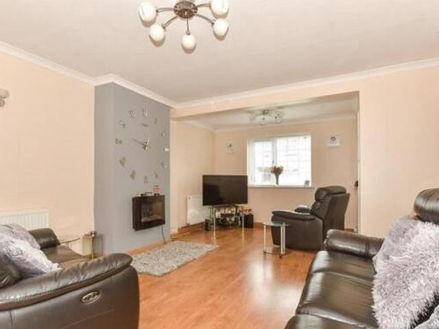 Fir Tree Walk, Dagenham, 3 Bedroom End