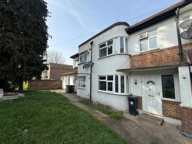 Fir Tree Road, Hounslow TW4 4 bed terraced house to rent £2,550 pcm £588 pw