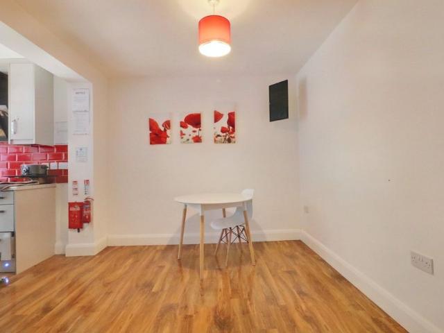 Firbank Drive, Watford, WD19