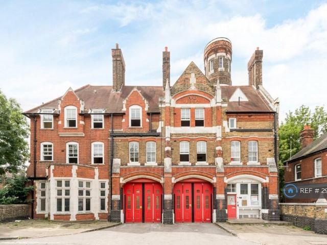 Fire Station, London, SE18 1 bed flat to rent £1,750 pcm £404 pw