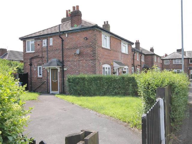 Firethorn Avenue, Burnage. 2 bed flat to rent £1,000 pcm £231 pw