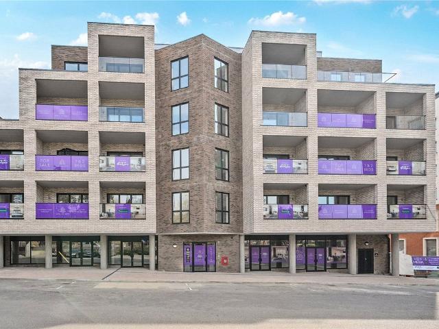 Firgrove Road, Farnborough, Surrey GU14, 2 bed flat to rent, £1,650 pcm | PrimeLocation