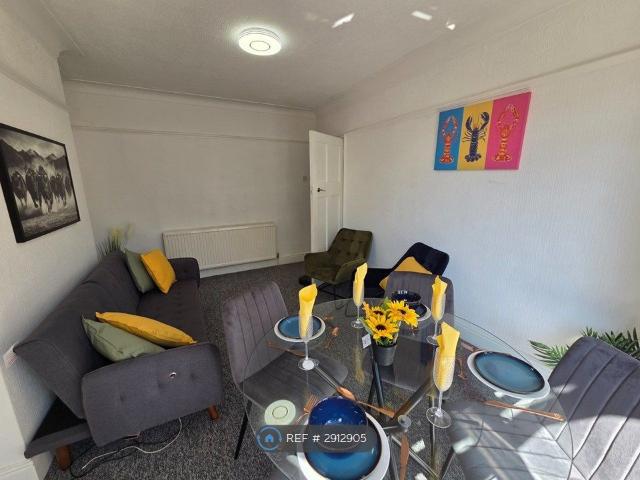 Firs Drive, Hounslow TW5, 5 bed detached house to rent, £3,800 pcm | PrimeLocation