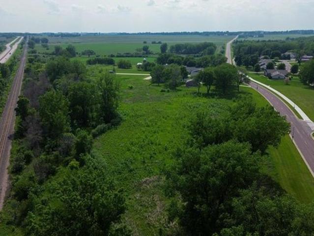 First Ave SW, Worthington, MN 56187