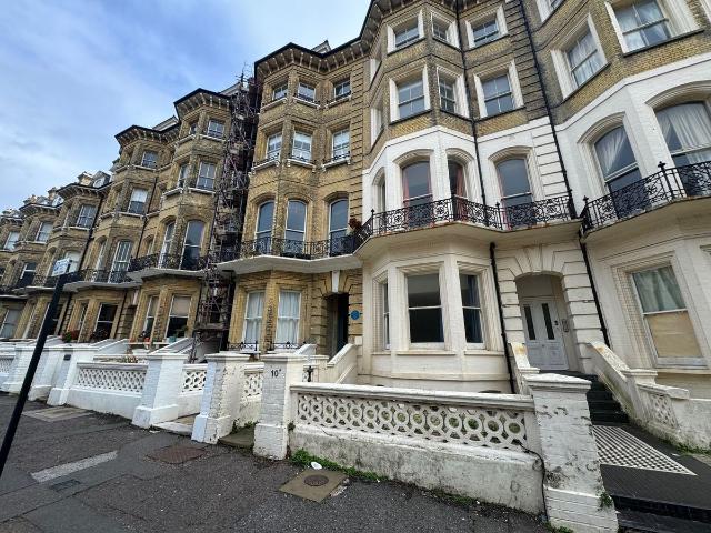 First Avenue, Hove BN3, 2 bed flat to rent, £1,900 pcm | PrimeLocation
