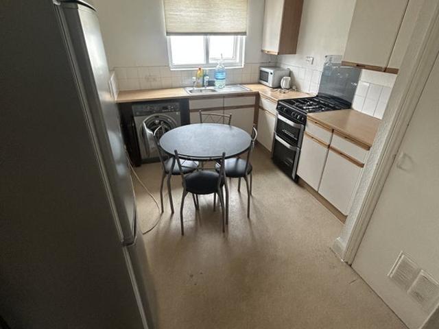 First floor 1 bed garden flat available immediate